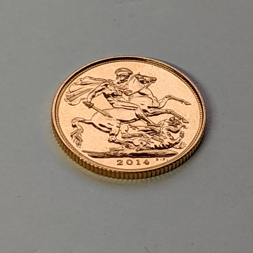 Pre-owned 22ct Gold 2014 Full Sovereign Elizabeth Regina & St George ...